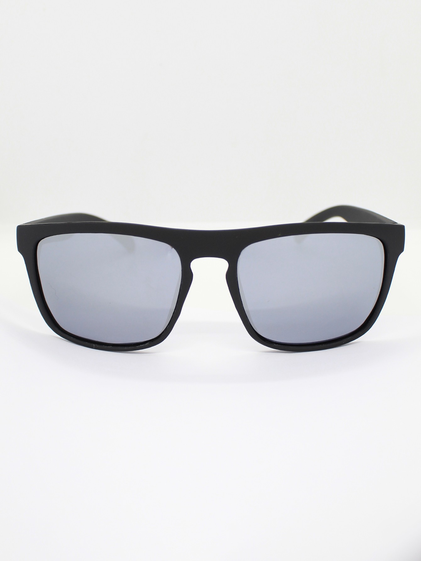 Lente de Sol Polarizado Color Negro plata