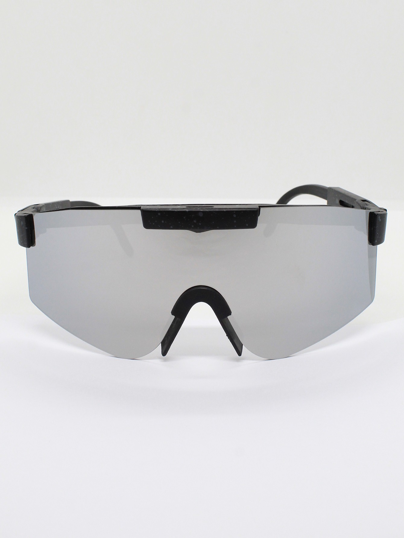 Lente de Sol Color Negro Plata