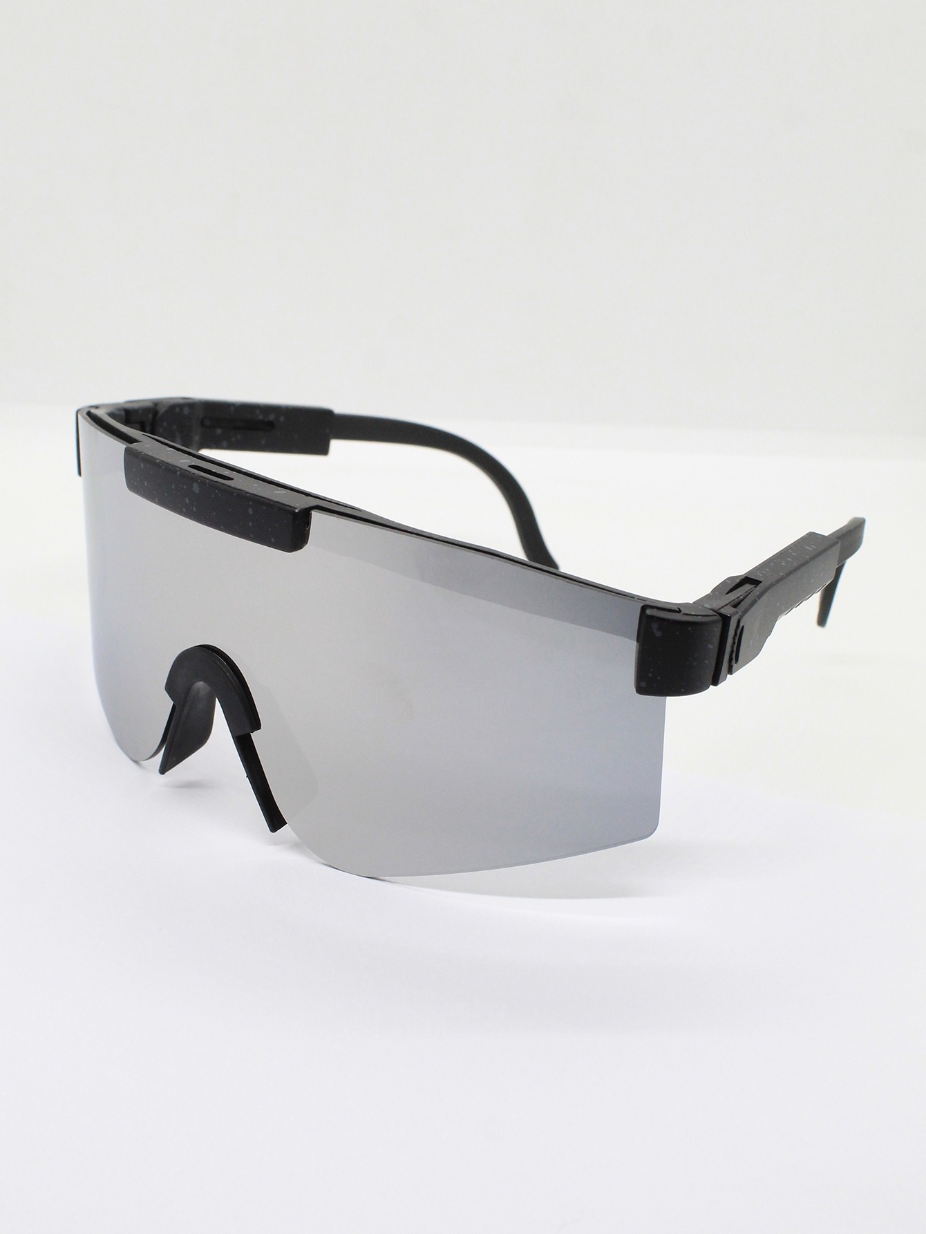 Lente de Sol Color Negro Plata