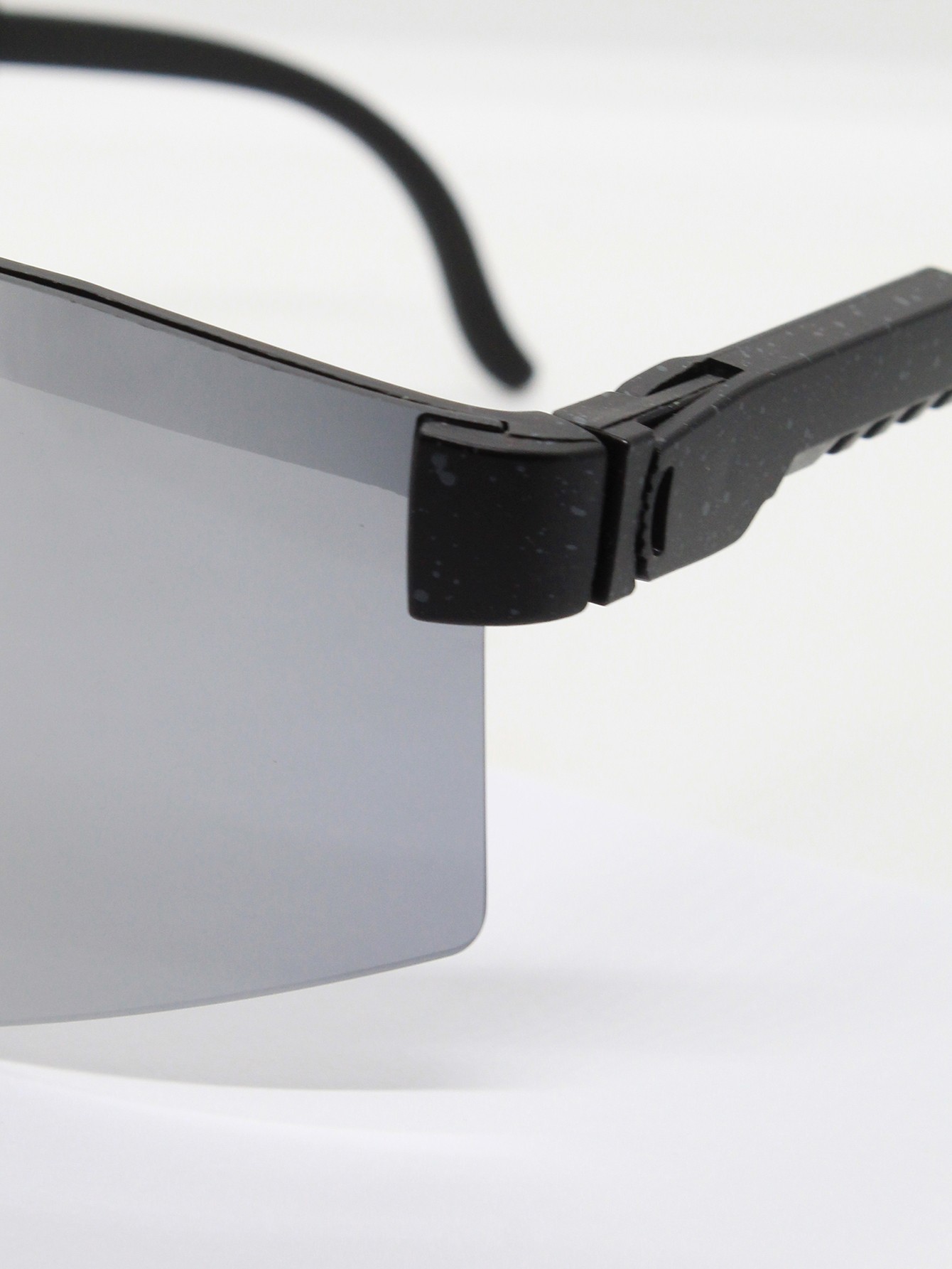 Lente de Sol Color Negro Plata