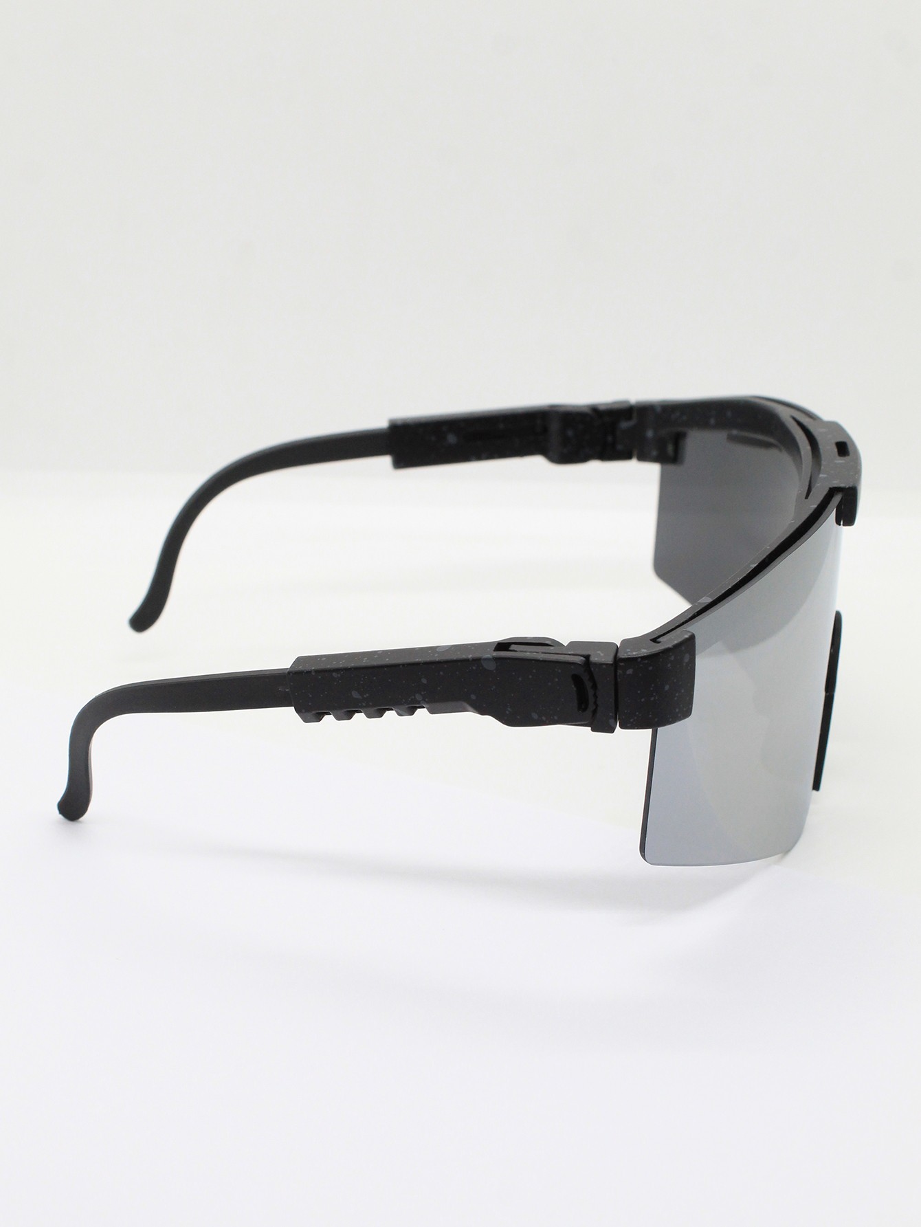 Lente de Sol Color Negro Plata